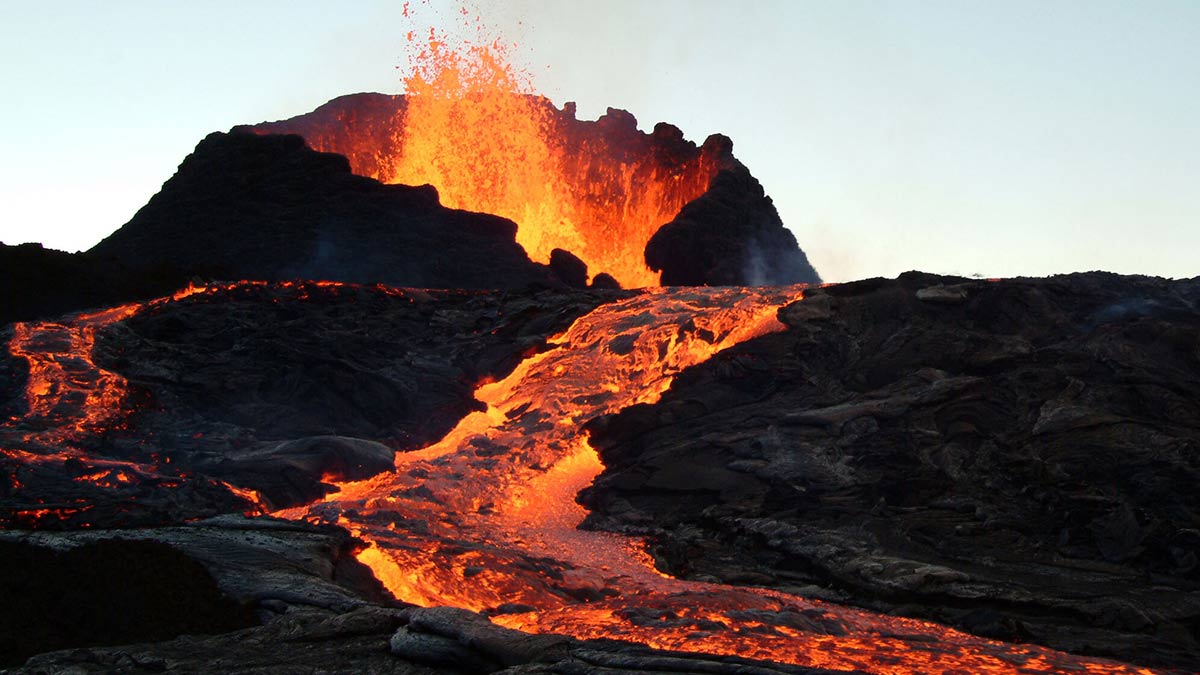 Observing the eruption of a volcano will help scientists better ...